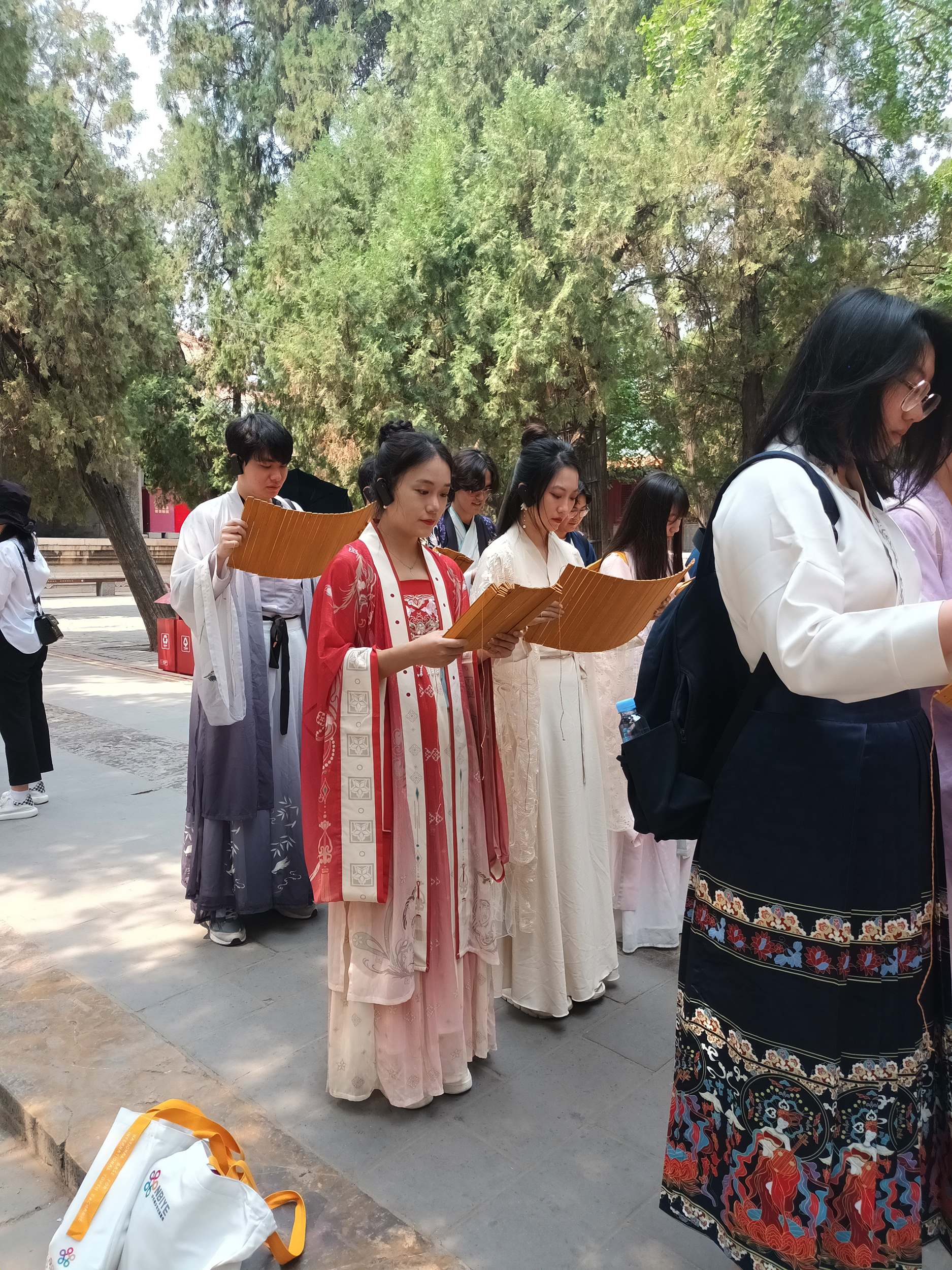 與曲阜師範大學共建師德教育基地The Collaboration with Qufu Normal University – 百載師道 三秩 ...